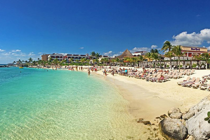 Andrea-Turnquist-Hard-Rock-Riviera-Maya-Wedding | Destify Destination ...